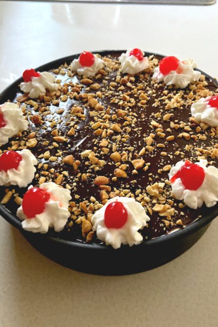 Hot Fudge Sundae Cheesecake - An Easy, No Bake Cheesecake Recipe