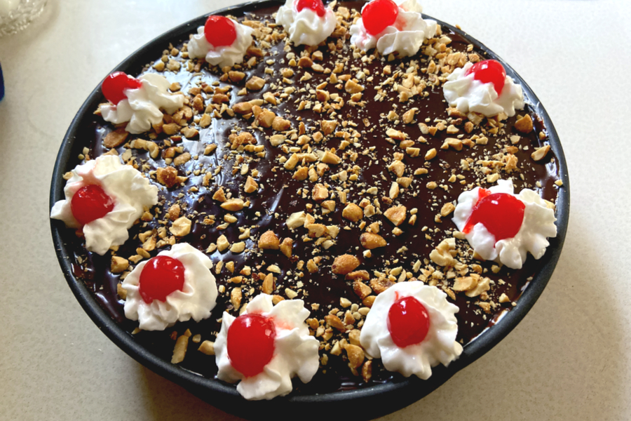 Hot Fudge Sundae Cheesecake - An Easy, No Bake Cheesecake Recipe