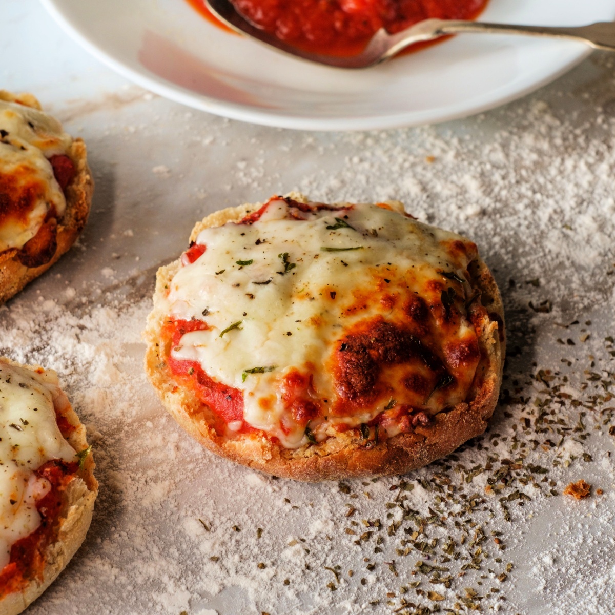 Air Fryer English Muffin Pizza Recipe - Easy 10 Minute Recipe!
